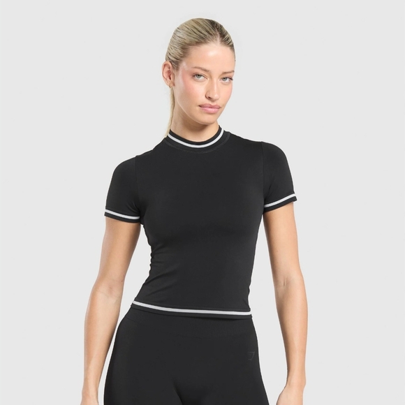 Gymshark | Tops | Gymshark Black And White Contrast Seamless Midi Tee ...